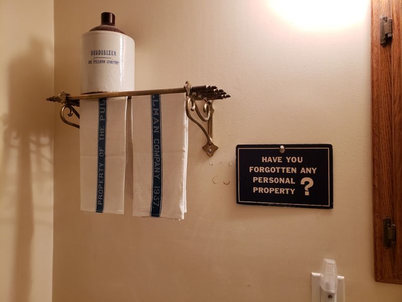 Pullman Bathroom - Prototypes - Large Scale Central